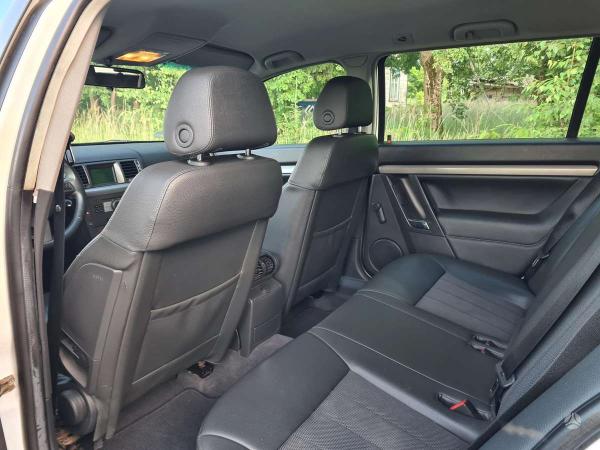 Balts Opel Vectra 2008 Šauļi, ar dzinēja tilpumu 1.91 L un nobraukumu 339 tūkst. km par 1990 €, foto 9 vietnē AUTOMOTO.COM.LV