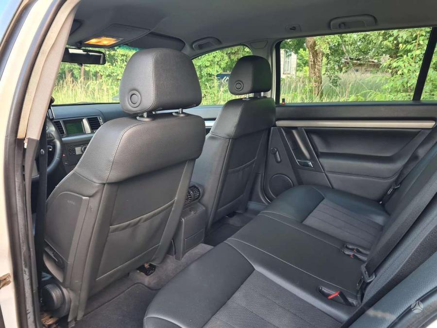 Balts Opel Vectra 2008 Šauļi, ar dzinēja tilpumu 1.91 L un nobraukumu 339 tūkst. km par 1990 €, foto 10 vietnē AUTOMOTO.COM.LV