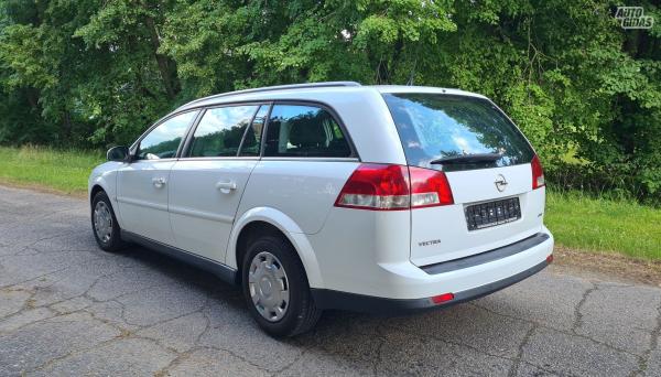 Balts Opel Vectra 2008 Šauļi, ar dzinēja tilpumu 1.90 L un nobraukumu 339 tūkst. km par 1950 €, foto 4 vietnē AUTOMOTO.COM.LV