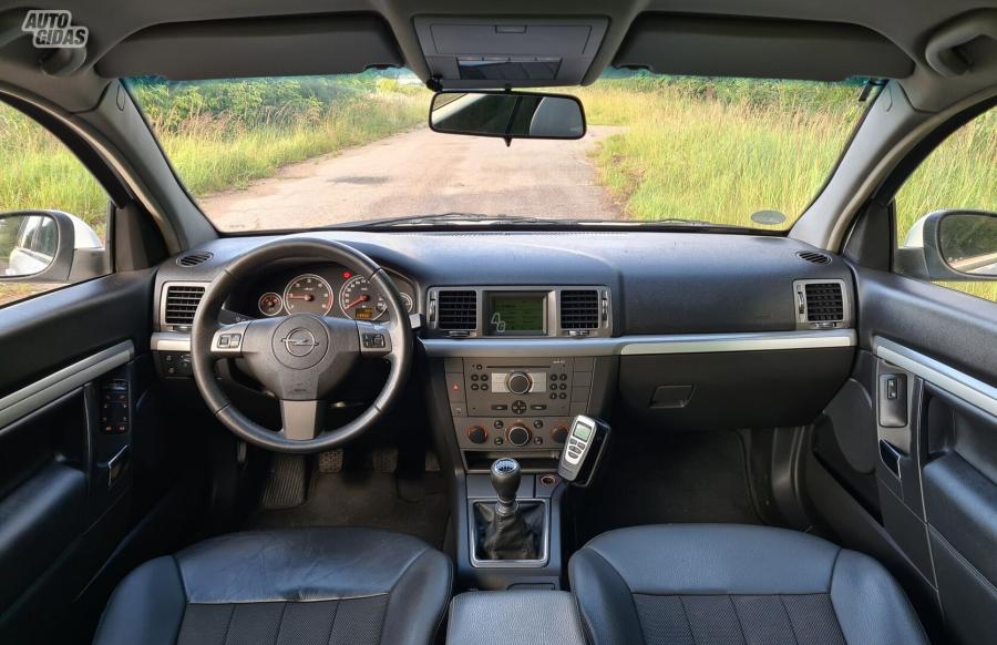 Balts Opel Vectra 2008 Šauļi, ar dzinēja tilpumu 1.90 L un nobraukumu 339 tūkst. km par 1950 €, foto 8 vietnē AUTOMOTO.COM.LV
