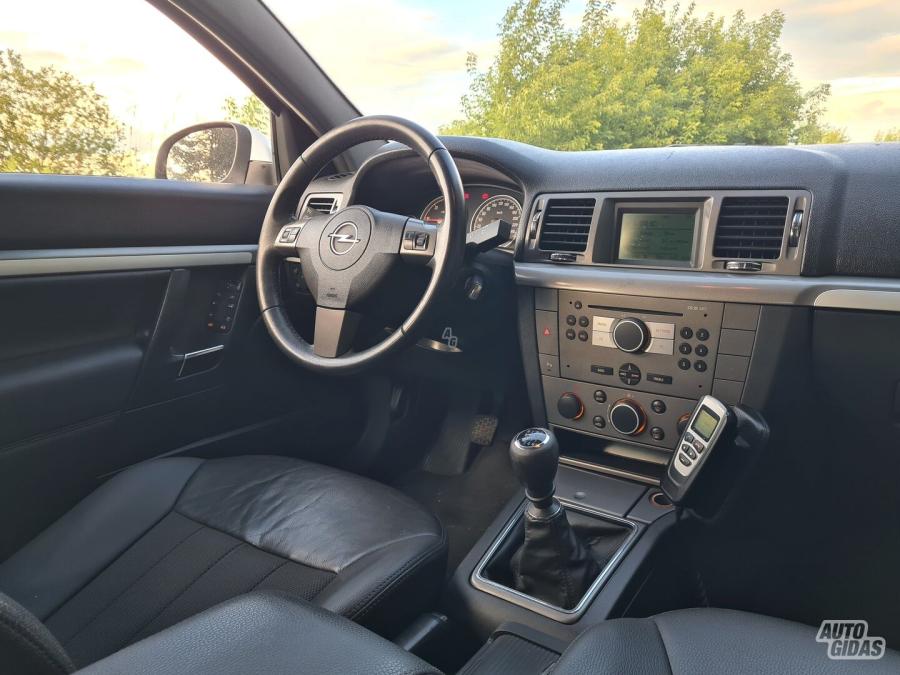 Balts Opel Vectra 2008 Šauļi, ar dzinēja tilpumu 1.90 L un nobraukumu 339 tūkst. km par 1950 €, foto 9 vietnē AUTOMOTO.COM.LV