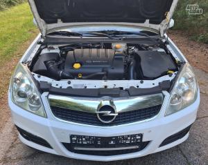 Balts Opel Vectra 2008 Šauļi, ar dzinēja tilpumu 1.90 L un nobraukumu 339 tūkst. km par 1950 €, foto 14 vietnē AUTOMOTO.COM.LV
