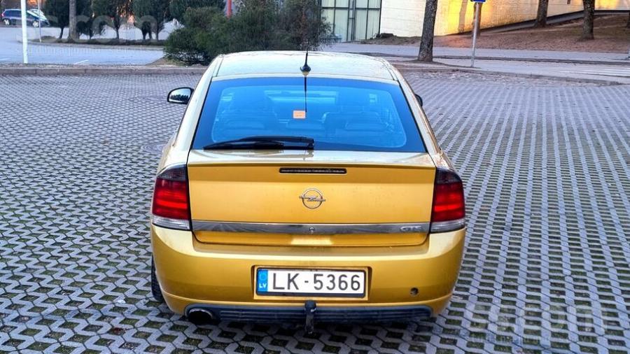 Yellow Opel Vectra 2003 in Cesis, with an engine capacity of 2.20 L and mileage of 414 thousand km for 1450 €, photo 6 on AUTOMOTO.COM.LV