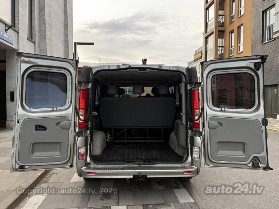 Smilšu krāsa Opel Vivaro 2012 Tallina, ar dzinēja tilpumu 2.00 L un nobraukumu 352 tūkst. km par 8999 €, foto 17 vietnē AUTOMOTO.COM.LV