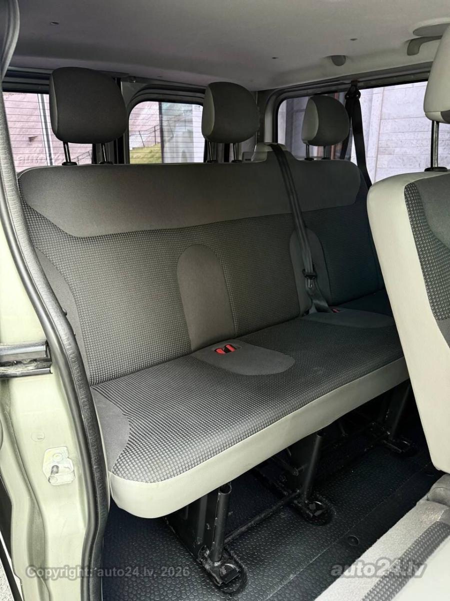 Smilšu krāsa Opel Vivaro 2012 Tallina, ar dzinēja tilpumu 2.00 L un nobraukumu 352 tūkst. km par 8999 €, foto 18 vietnē AUTOMOTO.COM.LV