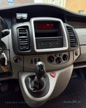 Smilšu krāsa Opel Vivaro 2012 Tallina, ar dzinēja tilpumu 2.00 L un nobraukumu 352 tūkst. km par 8999 €, foto 25 vietnē AUTOMOTO.COM.LV