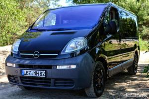 Black Opel Vivaro 2004 in Kretinga, with an engine capacity of 1.90 L and mileage of 291 thousand km for 6950 €, photo  on AUTOMOTO.COM.LV
