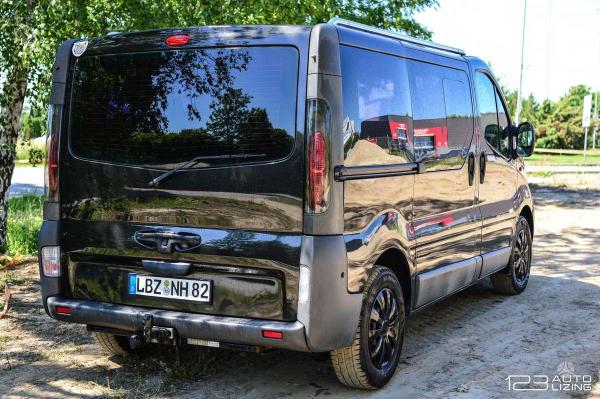 Black Opel Vivaro 2004 in Kretinga, with an engine capacity of 1.90 L and mileage of 291 thousand km for 6950 €, photo 5 on AUTOMOTO.COM.LV