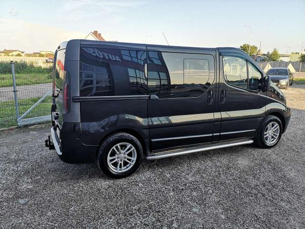 Melns Opel Vivaro 2004 Klaipėda, ar dzinēja tilpumu 1.90 L un nobraukumu 300 tūkst. km par 5950 €, foto 5 vietnē AUTOMOTO.COM.LV