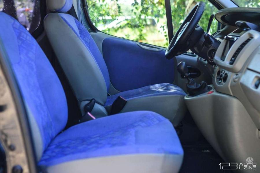 Black Opel Vivaro 2004 in Kretinga, with an engine capacity of 1.90 L and mileage of 291 thousand km for 6950 €, photo 13 on AUTOMOTO.COM.LV
