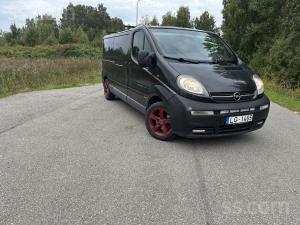 Black Opel Vivaro 2004 in Tukums, with an engine capacity of 1.90 L and mileage of 332 thousand km for 3300 €, photo 3 on AUTOMOTO.COM.LV