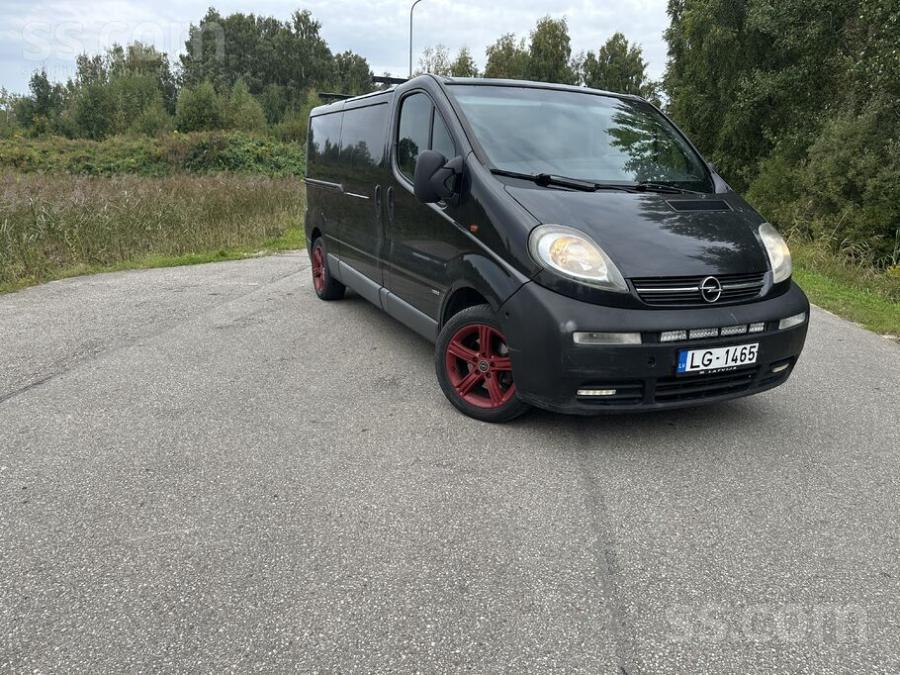 Black Opel Vivaro 2004 in Tukums, with an engine capacity of 1.90 L and mileage of 332 thousand km for 3300 €, photo 3 on AUTOMOTO.COM.LV