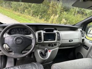 Black Opel Vivaro 2004 in Tukums, with an engine capacity of 1.90 L and mileage of 332 thousand km for 3300 €, photo 7 on AUTOMOTO.COM.LV