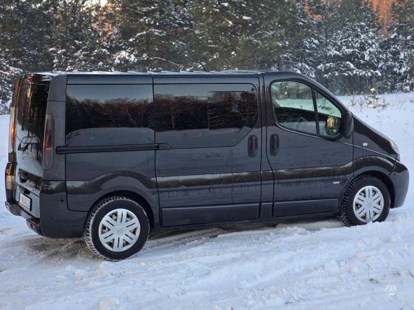 Melns Opel Vivaro 2005 Radviliškis, ar dzinēja tilpumu 2.50 L un nobraukumu 284 tūkst. km par 6300 €, foto 9 vietnē AUTOMOTO.COM.LV