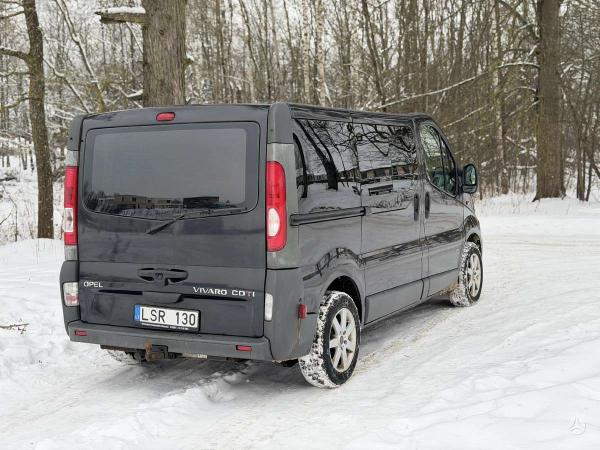 Black Opel Vivaro 2007 in Vilnius, with an engine capacity of 2.00 L and mileage of 480 thousand km for 4950 €, photo 4 on AUTOMOTO.COM.LV