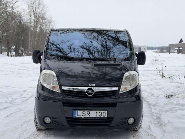 Black Opel Vivaro 2007 in Vilnius, with an engine capacity of 2.00 L and mileage of 480 thousand km for 4950 €, photo 5 on AUTOMOTO.COM.LV