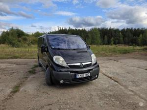 Black Opel Vivaro 2008 in Vilnius, with an engine capacity of 2.46 L and mileage of 306 thousand km for 9500 €, photo 3 on AUTOMOTO.COM.LV