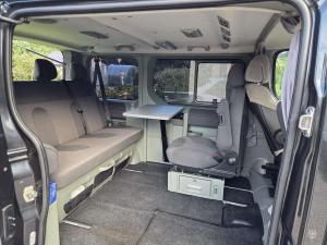 Black Opel Vivaro 2008 in Vilnius, with an engine capacity of 2.46 L and mileage of 306 thousand km for 9500 €, photo 11 on AUTOMOTO.COM.LV