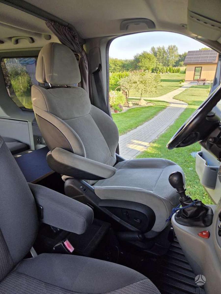 Black Opel Vivaro 2008 in Vilnius, with an engine capacity of 2.46 L and mileage of 306 thousand km for 9500 €, photo 12 on AUTOMOTO.COM.LV