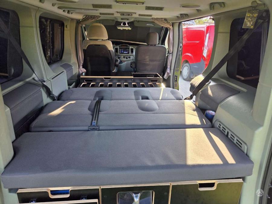 Black Opel Vivaro 2008 in Vilnius, with an engine capacity of 2.46 L and mileage of 306 thousand km for 9500 €, photo 14 on AUTOMOTO.COM.LV