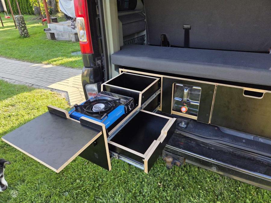 Black Opel Vivaro 2008 in Vilnius, with an engine capacity of 2.46 L and mileage of 306 thousand km for 9500 €, photo 21 on AUTOMOTO.COM.LV