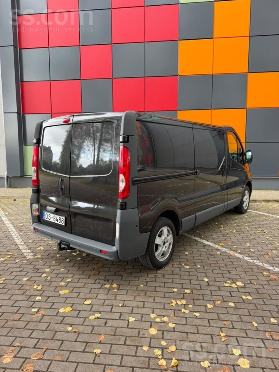 Melns Opel Vivaro 2011 Rīga, ar dzinēja tilpumu 2.00 L un nobraukumu 193 tūkst. km par 7150 €, foto 4 vietnē AUTOMOTO.COM.LV