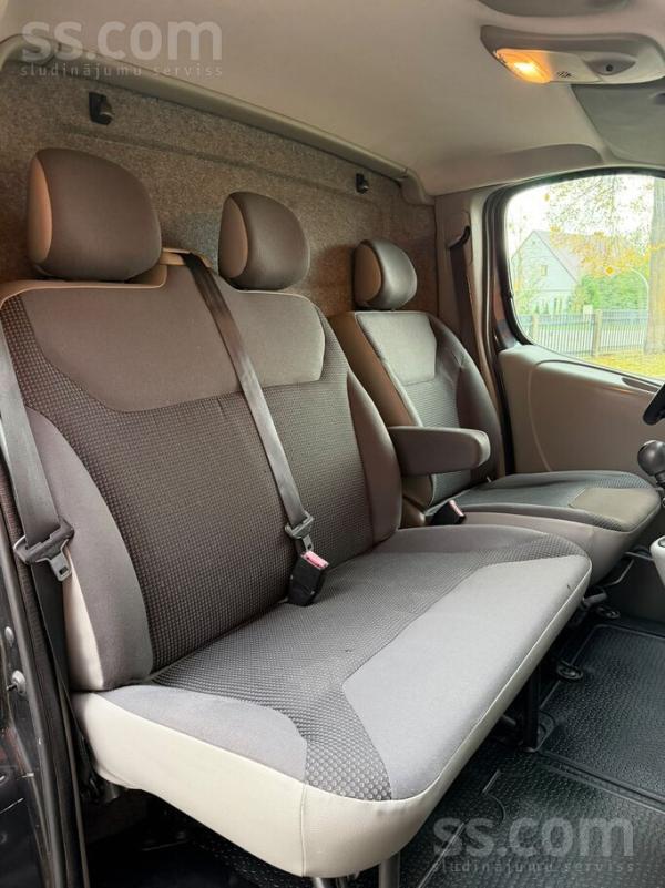 Opel Vivaro 2011 in Riga on AUTOMOTO.COM.LV Black Opel Vivaro 2011 in Riga, with an engine capacity of 2.00 L and mileage of 193 thousand km for 7150 €, photo 8 on AUTOMOTO.COM.LV