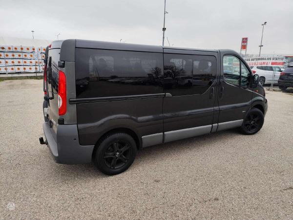 Black Opel Vivaro 2012 in Marijampole, with an engine capacity of 2.00 L and mileage of 227 thousand km for 8600 €, photo 2 on AUTOMOTO.COM.LV
