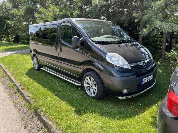 Black Opel Vivaro 2012 in Vilnius, with an engine capacity of 2.00 L and mileage of 235 thousand km for 11000 €, photo 2 on AUTOMOTO.COM.LV