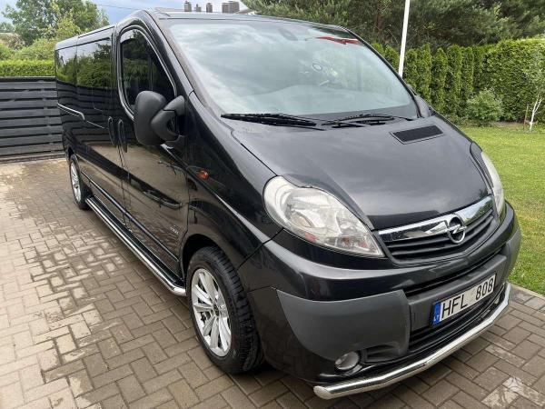 Black Opel Vivaro 2012 in Vilnius, with an engine capacity of 2.00 L and mileage of 235 thousand km for 11000 €, photo 6 on AUTOMOTO.COM.LV