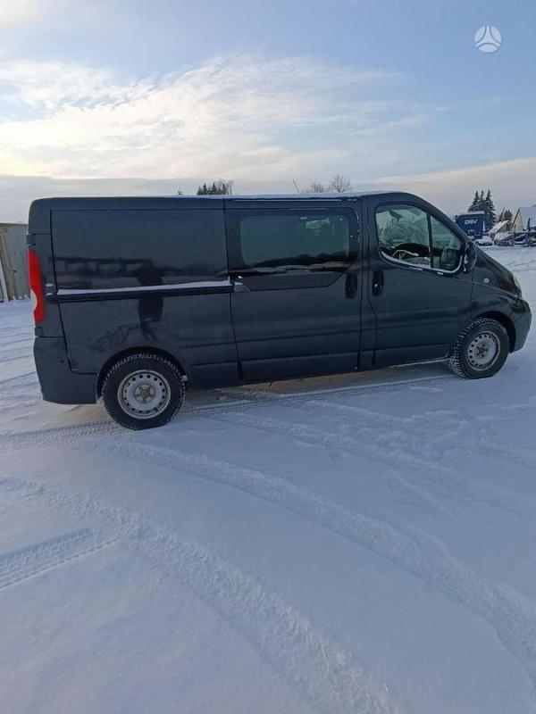 Melns Opel Vivaro 2013 Kelmė, ar dzinēja tilpumu 2.00 L un nobraukumu 355 tūkst. km par 3800 €, foto 4 vietnē AUTOMOTO.COM.LV