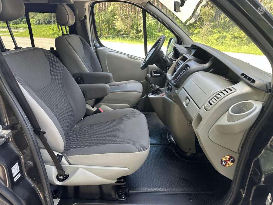 Black Opel Vivaro 2013 in Ukmerge, with an engine capacity of 2.00 L and mileage of 273 thousand km for 8750 €, photo 10 on AUTOMOTO.COM.LV