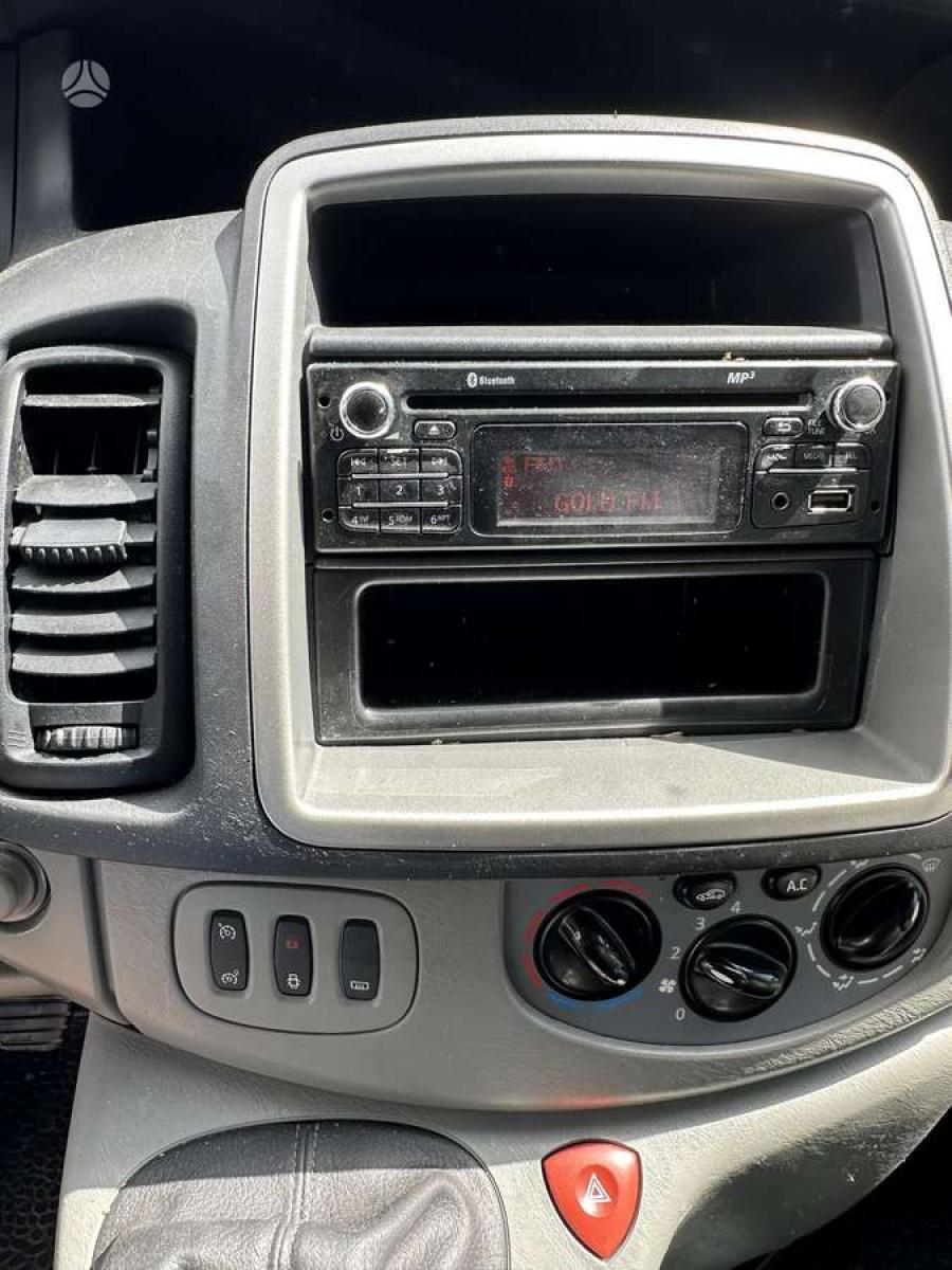 Black Opel Vivaro 2013 in Ukmerge, with an engine capacity of 2.00 L and mileage of 273 thousand km for 8750 €, photo 13 on AUTOMOTO.COM.LV