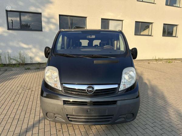 Black Opel Vivaro 2013 in Ukmerge, with an engine capacity of 2.00 L and mileage of 273 thousand km for 8250 €, photo 2 on AUTOMOTO.COM.LV