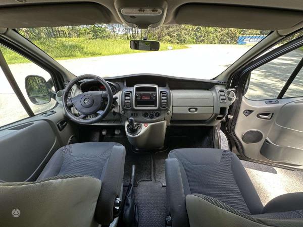 Black Opel Vivaro 2013 in Ukmerge, with an engine capacity of 2.00 L and mileage of 273 thousand km for 8250 €, photo 7 on AUTOMOTO.COM.LV
