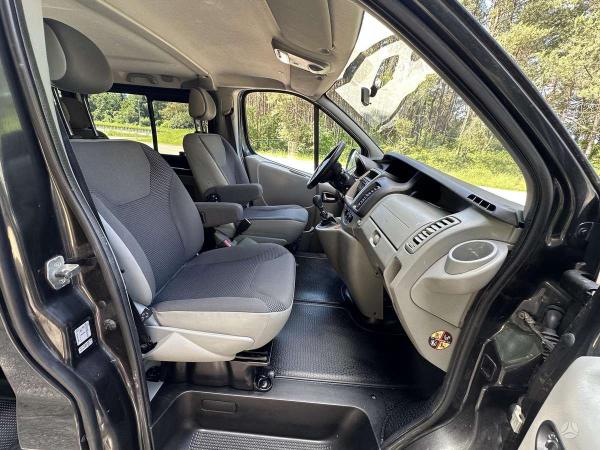 Black Opel Vivaro 2013 in Ukmerge, with an engine capacity of 2.00 L and mileage of 273 thousand km for 8250 €, photo 9 on AUTOMOTO.COM.LV