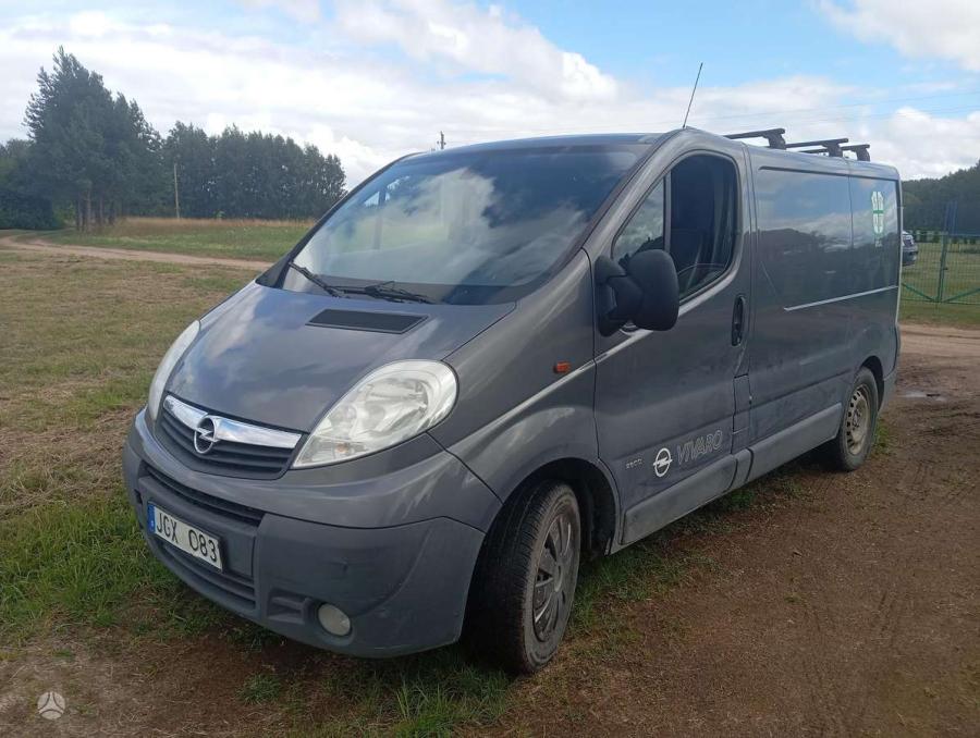 Black Opel Vivaro 2013 in Jonava, with an engine capacity of 2.00 L and mileage of 321 thousand km for 2450 €, photo 3 on AUTOMOTO.COM.LV