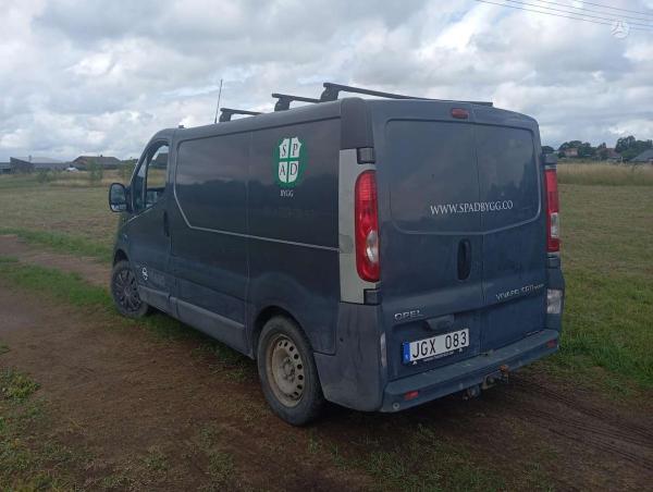 Black Opel Vivaro 2013 in Jonava, with an engine capacity of 2.00 L and mileage of 321 thousand km for 2450 €, photo 4 on AUTOMOTO.COM.LV
