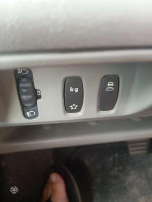 Black Opel Vivaro 2013 in Jonava, with an engine capacity of 2.00 L and mileage of 321 thousand km for 2450 €, photo 8 on AUTOMOTO.COM.LV