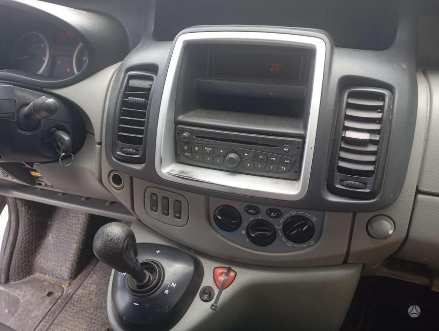 Black Opel Vivaro 2013 in Jonava, with an engine capacity of 2.00 L and mileage of 321 thousand km for 2450 €, photo 15 on AUTOMOTO.COM.LV