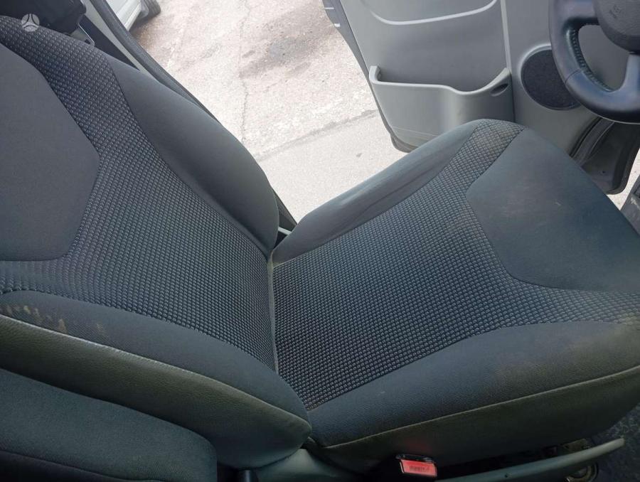 Black Opel Vivaro 2013 in Jonava, with an engine capacity of 2.00 L and mileage of 321 thousand km for 2450 €, photo 16 on AUTOMOTO.COM.LV