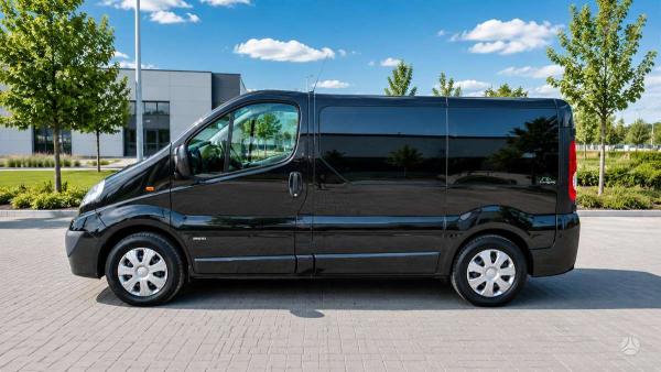Melns Opel Vivaro 2013 Klaipėda, ar dzinēja tilpumu 2.50 L un nobraukumu 110 tūkst. km par 7990 €, foto 3 vietnē AUTOMOTO.COM.LV