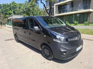 Black Opel Vivaro 2015 in Vilnius, with an engine capacity of 2.00 L and mileage of 255 thousand km for 8900 €, photo 4 on AUTOMOTO.COM.LV