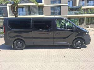 Black Opel Vivaro 2015 in Vilnius, with an engine capacity of 2.00 L and mileage of 255 thousand km for 8900 €, photo 5 on AUTOMOTO.COM.LV