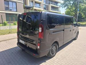 Black Opel Vivaro 2015 in Vilnius, with an engine capacity of 2.00 L and mileage of 255 thousand km for 8900 €, photo 6 on AUTOMOTO.COM.LV
