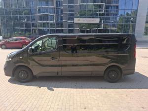 Black Opel Vivaro 2015 in Vilnius, with an engine capacity of 2.00 L and mileage of 255 thousand km for 8900 €, photo 9 on AUTOMOTO.COM.LV