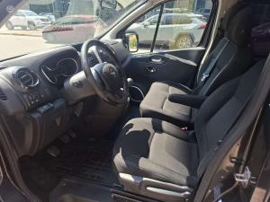 Black Opel Vivaro 2015 in Vilnius, with an engine capacity of 2.00 L and mileage of 255 thousand km for 8900 €, photo 10 on AUTOMOTO.COM.LV