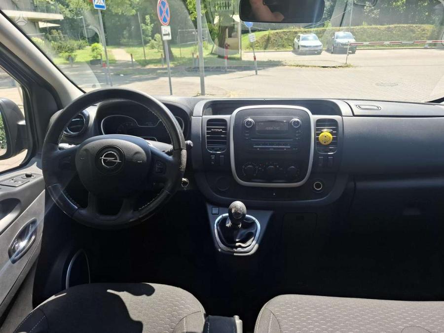 Black Opel Vivaro 2015 in Vilnius, with an engine capacity of 2.00 L and mileage of 255 thousand km for 8900 €, photo 14 on AUTOMOTO.COM.LV