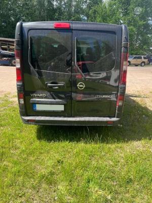 Black Opel Vivaro 2017 in Visaginas, with an engine capacity of 1.60 L and mileage of 201 thousand km for 12000 €, photo 3 on AUTOMOTO.COM.LV