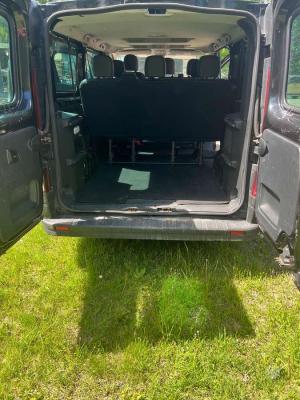 Black Opel Vivaro 2017 in Visaginas, with an engine capacity of 1.60 L and mileage of 201 thousand km for 12000 €, photo 6 on AUTOMOTO.COM.LV
